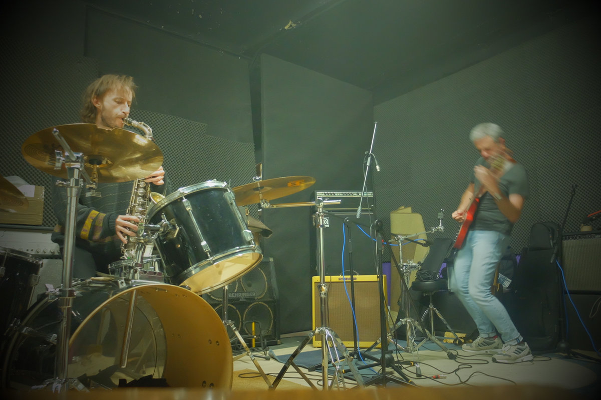 braust | Samuel Cano / Jon Mantxi | BRAUST