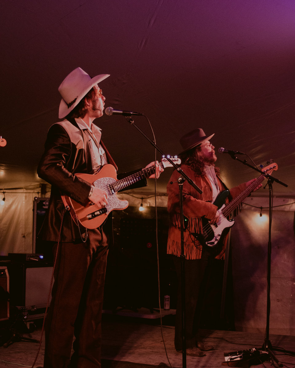 Piss-Hot Freightlinin' Country Music | Ellis Bullard