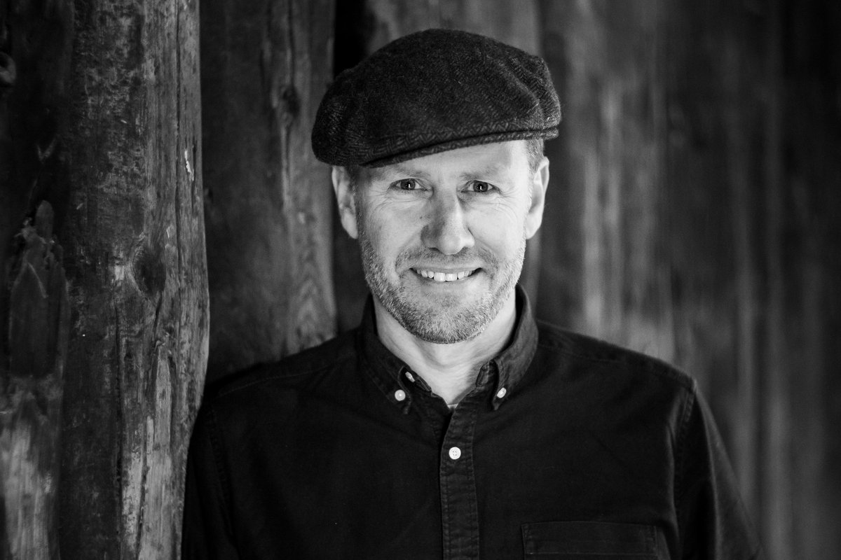 Trace The Line | Yvonne Lyon, Gareth Davies-Jones & David Lyon | Gareth ...