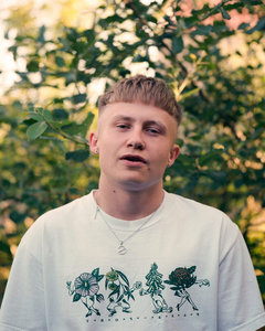 Music | Teddy Walker