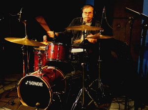 Music | old - drummer