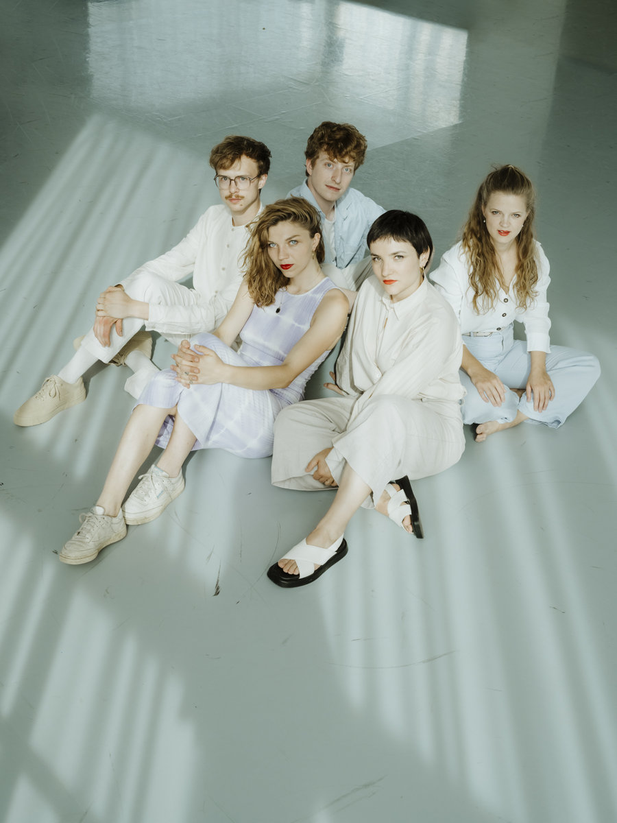 Figures Afloat | NOUK