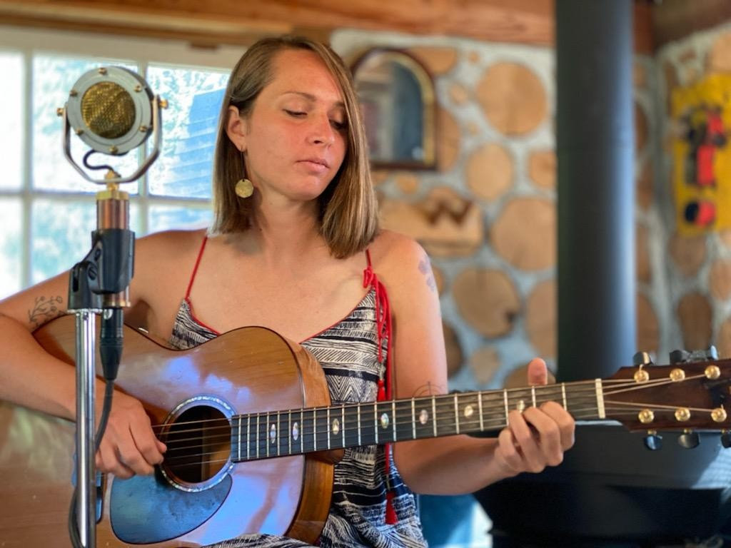 Falling Single | Amanda Breese