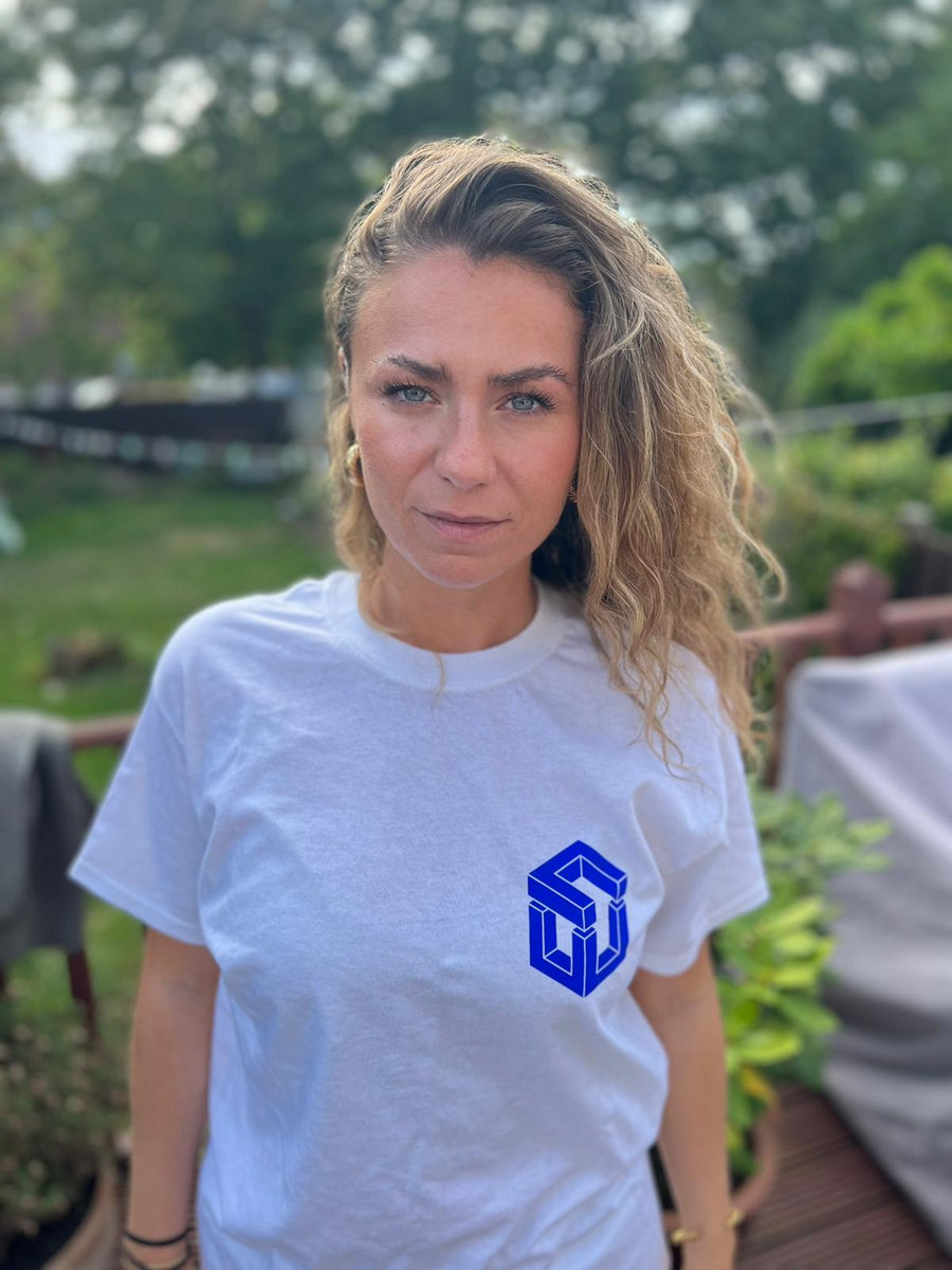 CW Logo White/Red | Creative Wax Recordings