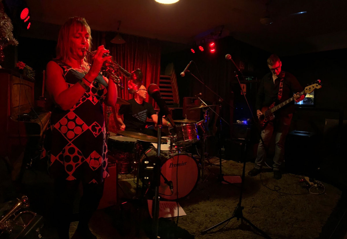 Emerald | Miau (Sydney Band)