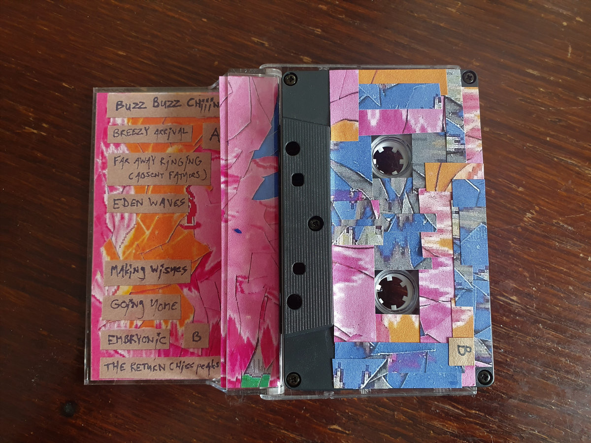 Far Away Ringing | Glimlicht