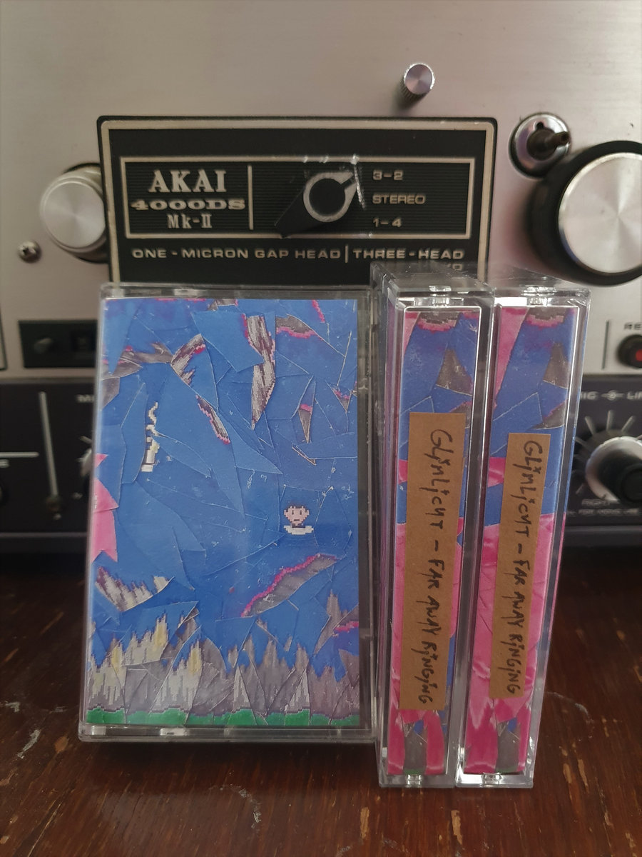 Far Away Ringing | Glimlicht