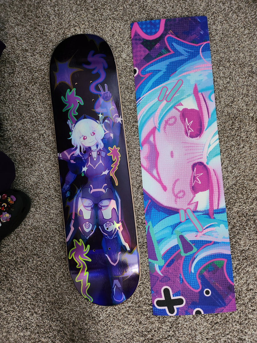 VERA UNIIT SKATEBOARD BY ATLAS @LARVABUN [epic holo vers.] | vertigoaway