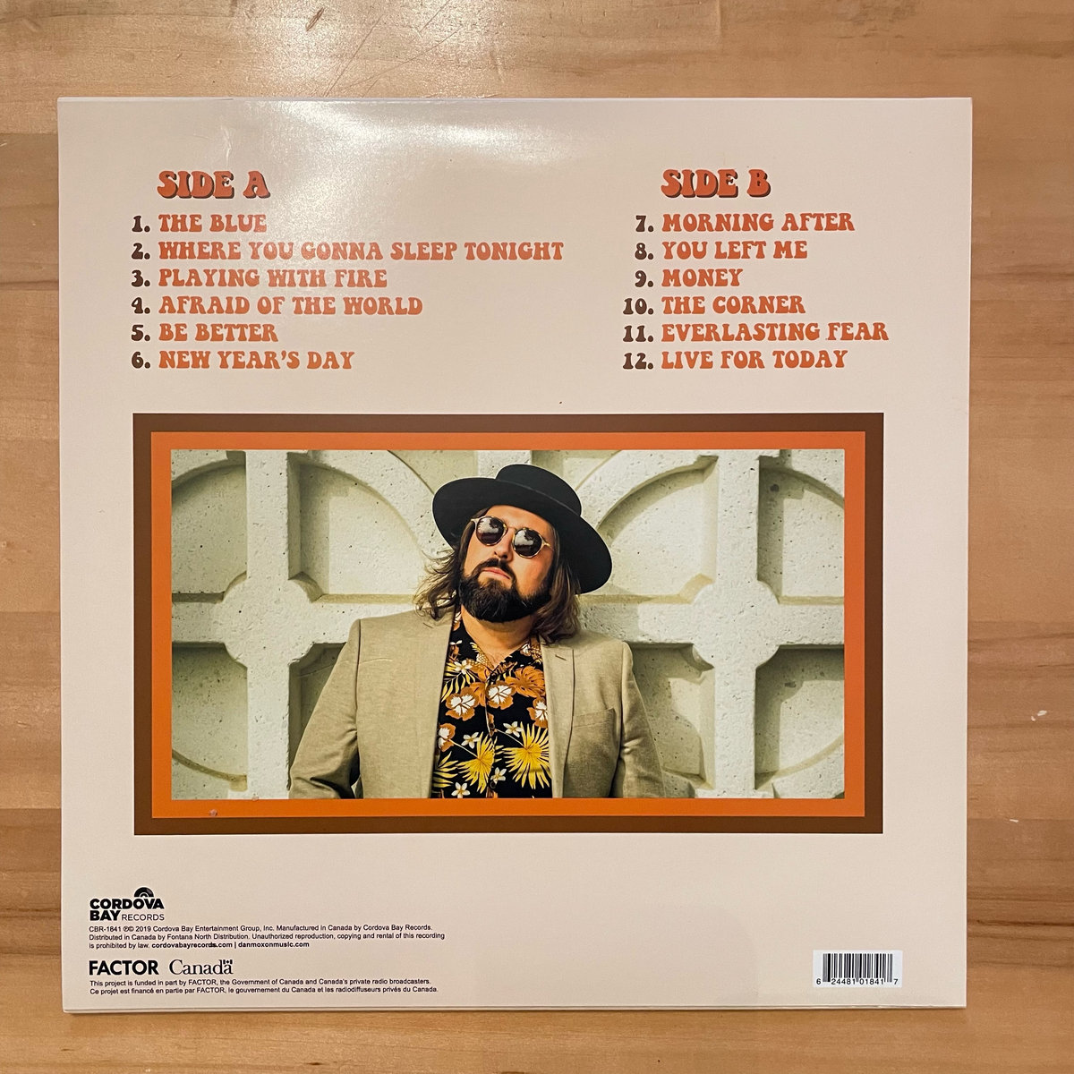 LOUNGE SINGER | Dan Moxon