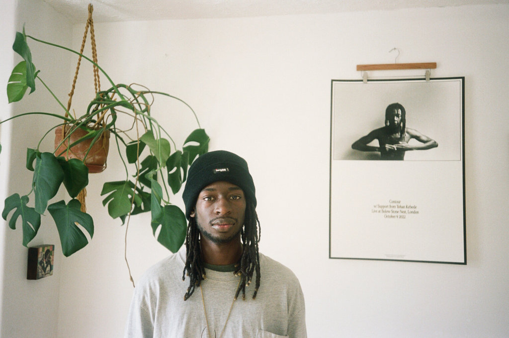 Contour Looks to the Past on “Onwards!” | Bandcamp Daily