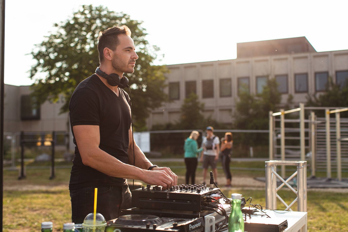 Meadow Flower EP | Robert Simon