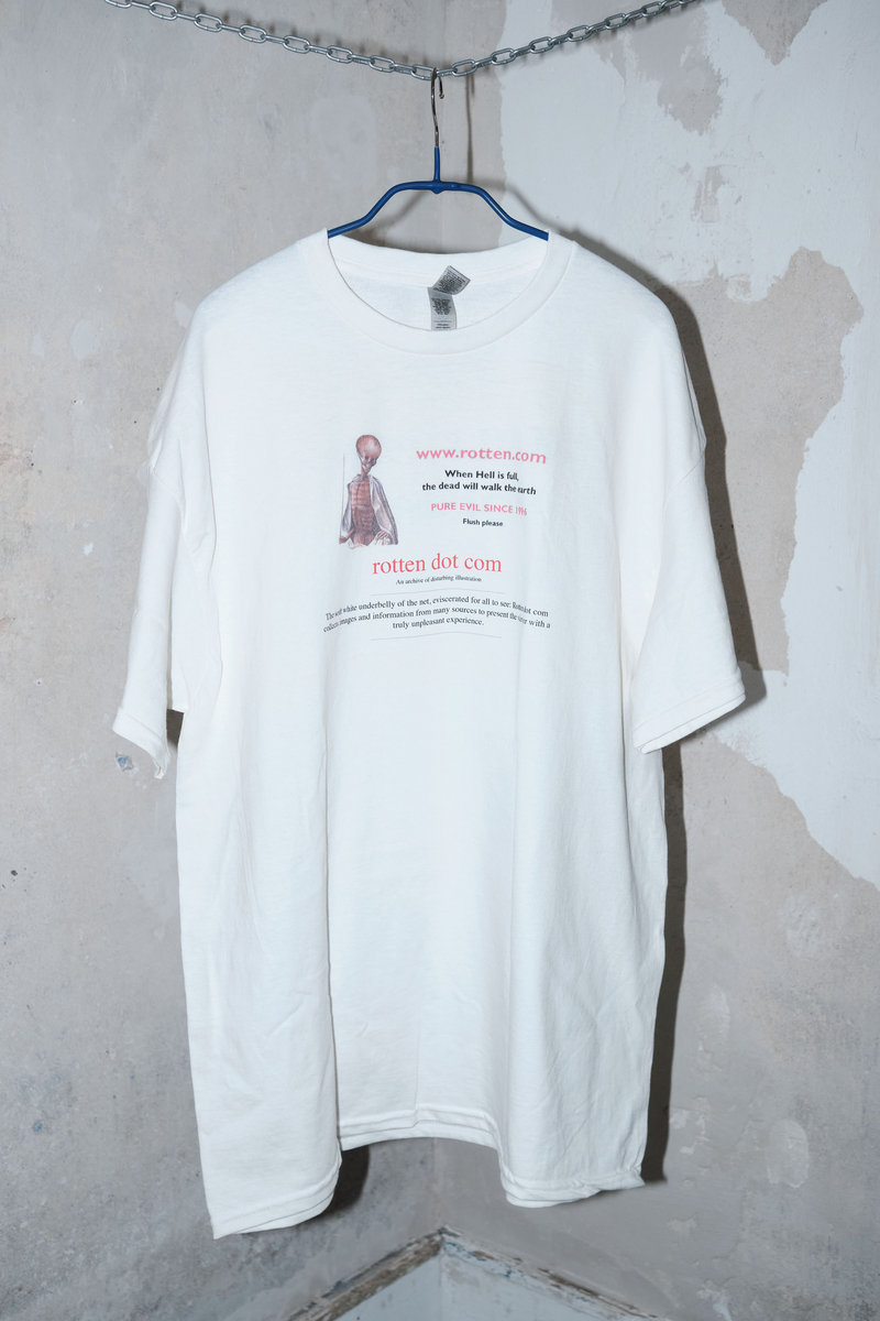 "Rotten.com Skull Bong" T-Shirt | luxxuryproblems