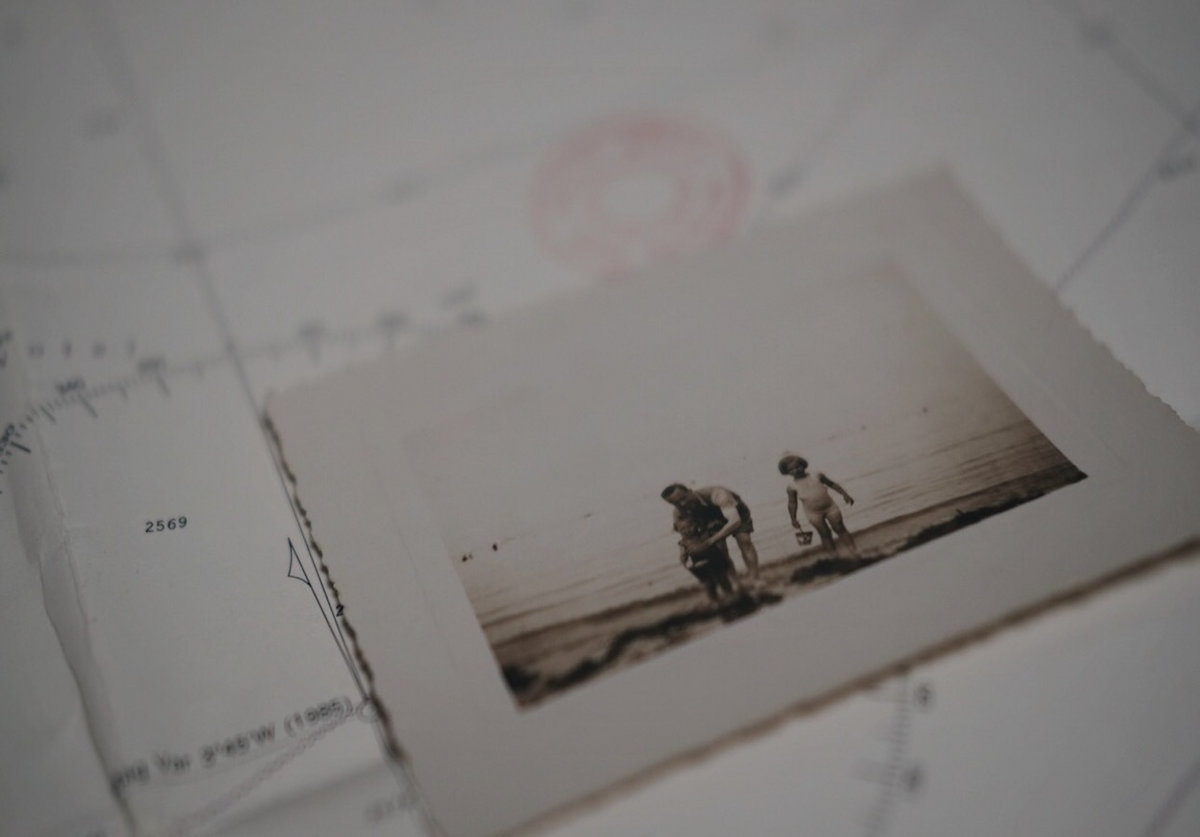 At Sea | Phil Tomsett & Aaron Martin | Facture