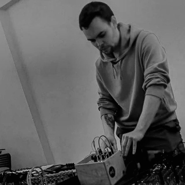 First Contact | Igor Pavlov