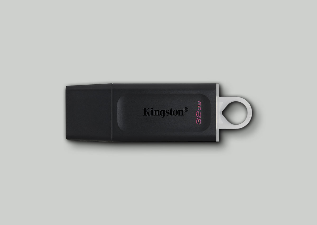 Limited Edition USB Drive 32GB | GONCALO M