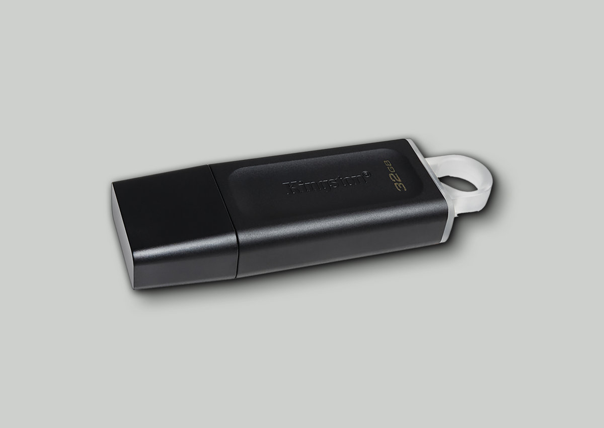 Limited Edition USB Drive 32GB | GONCALO M