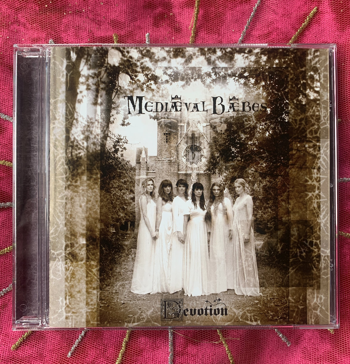 Devotion | Mediæval Bæbes