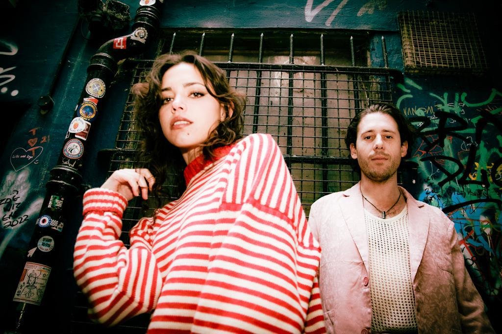 BEACH RIOT - ROBOT / STUCK INSIDE | Beach Riot