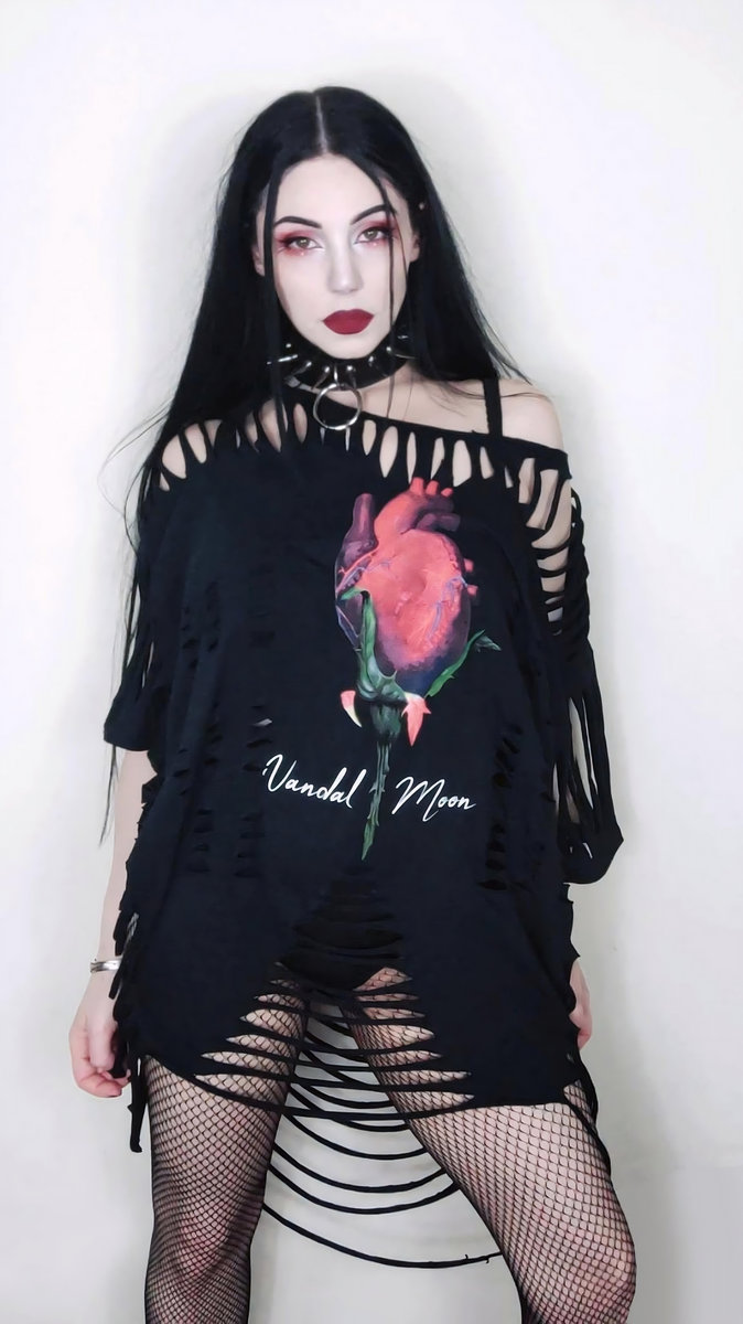 “Blood Rose” T-shirt | Vandal Moon