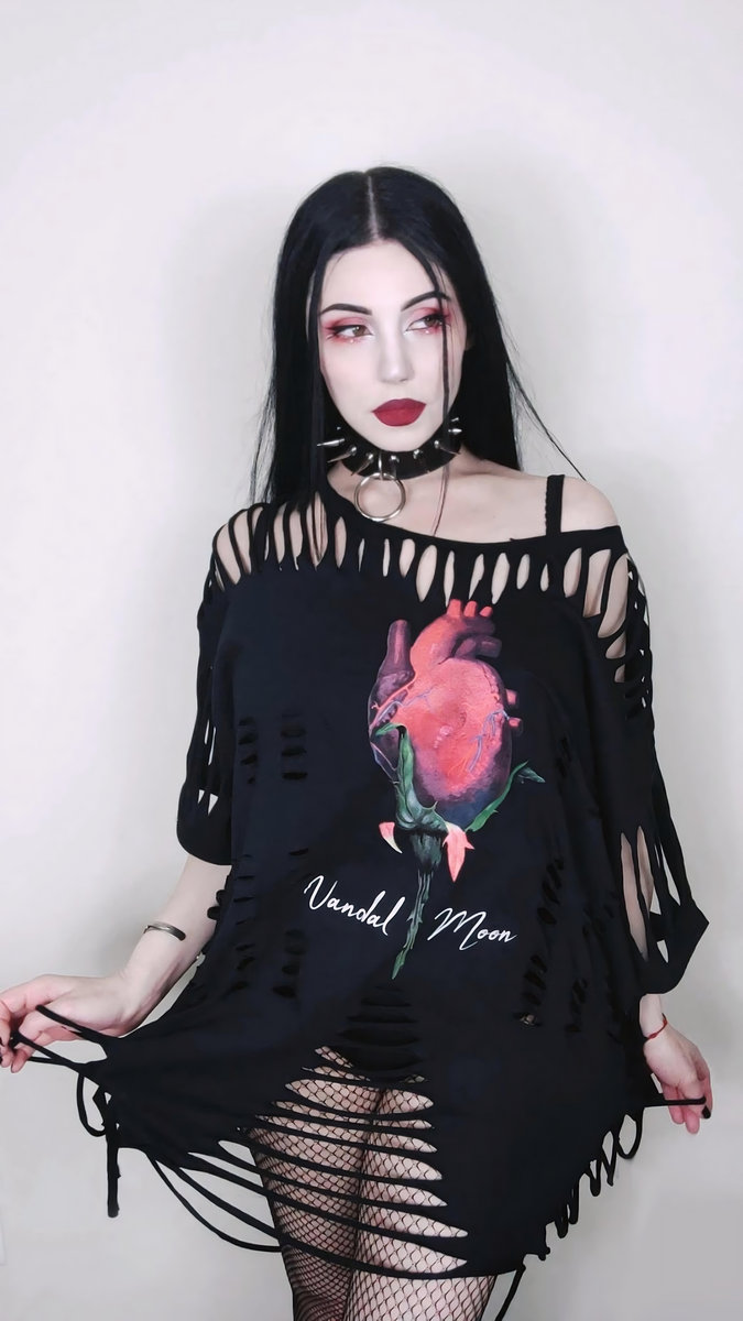 “Blood Rose” T-shirt | Vandal Moon