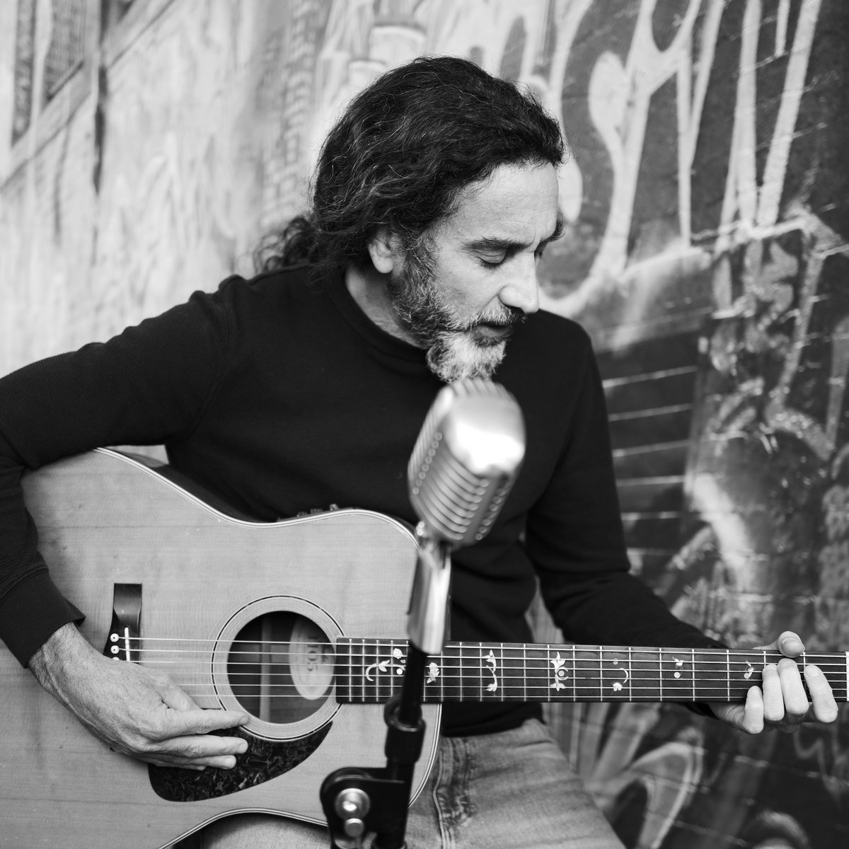 Moving Aloud (2023, ENG) | Aviram Tzur