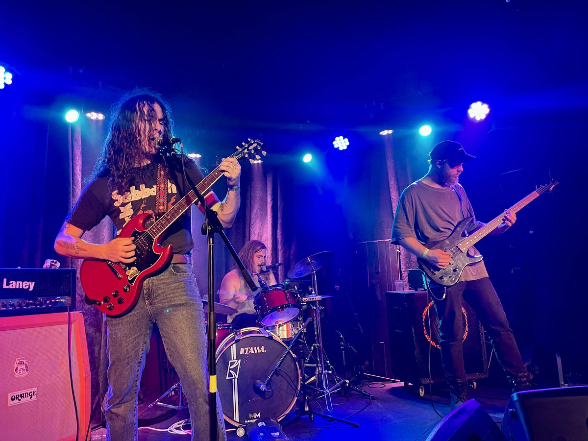 Cop Magnet/Dr Dart | Drowning Houdini