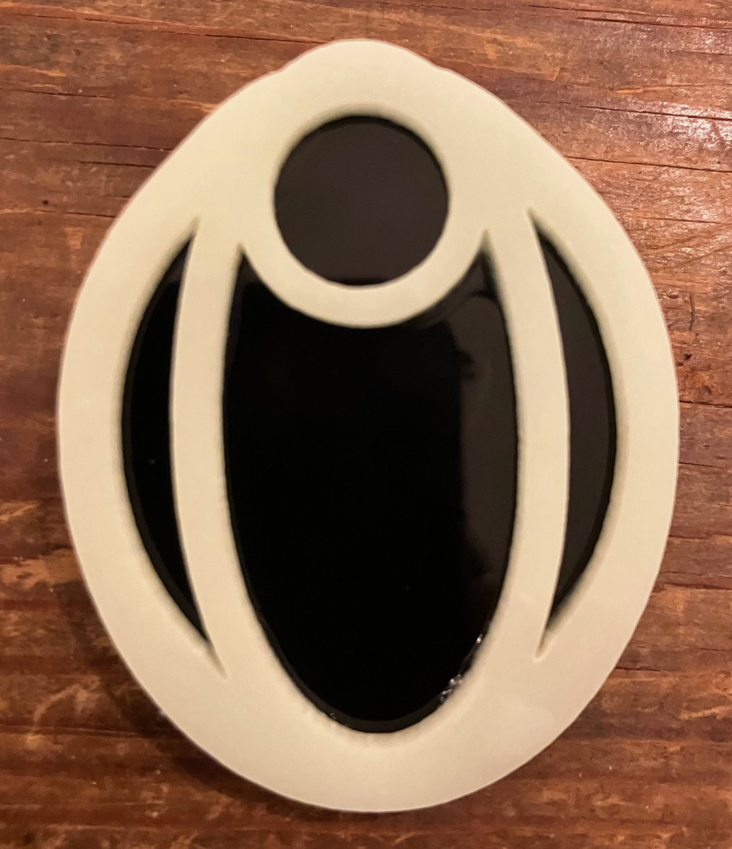 VADGE BADGE - Ed. 7 Glow-in-the-dark | Glitoris