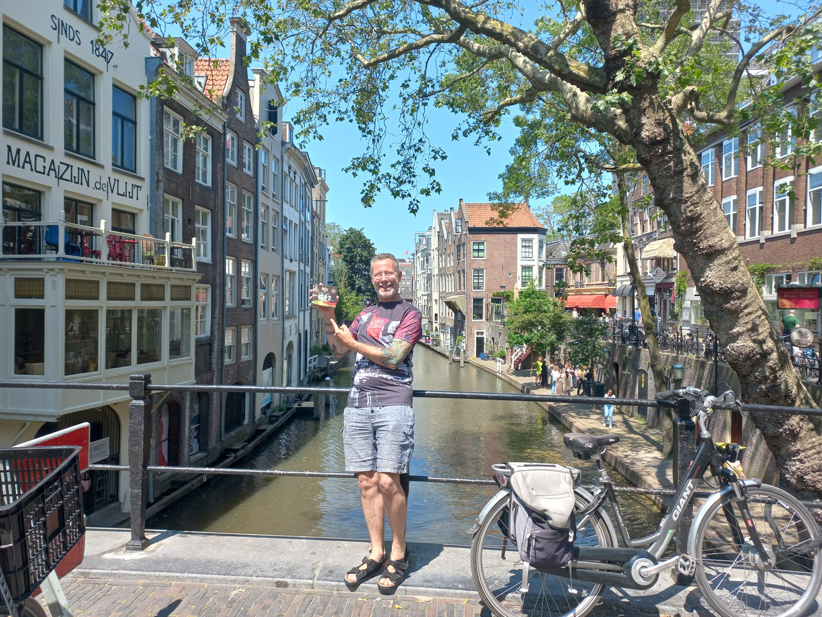 Collateral Damage | Ron 'Brew' Brouwer | Exi(s)t