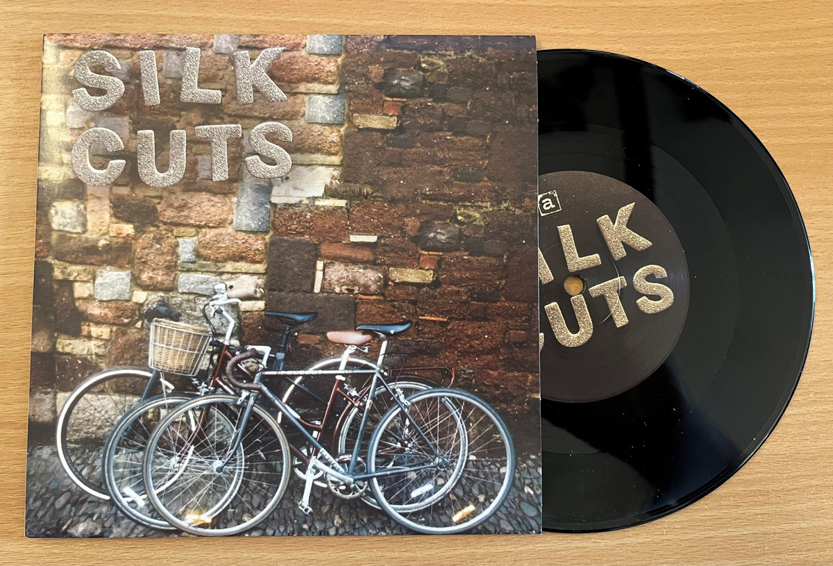 Virginia / Foxes | Silk Cuts