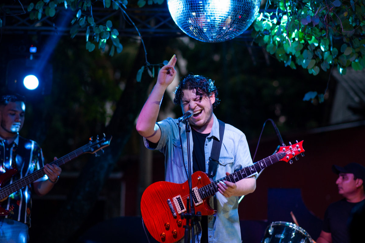 Vuelvo | Mario David