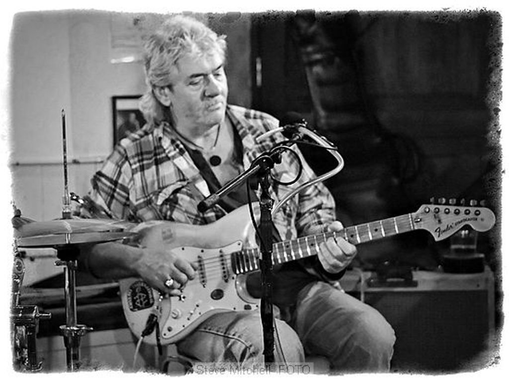 Nowhere Road | Chris Mayfield