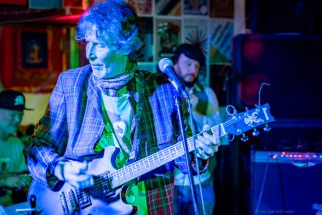 MOJO WORKIN' BAND - WOLF AT THE DOOR | MOJO WORKIN' BAND | MOJO WORKIN'BAND