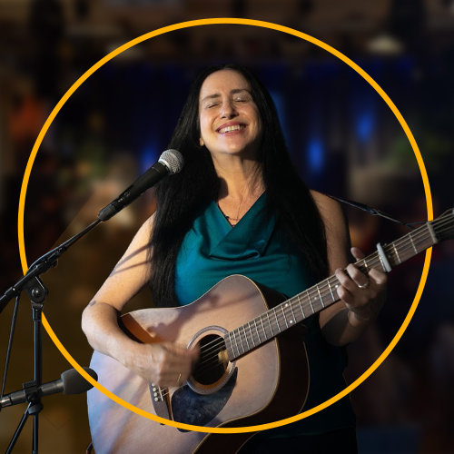 מקום - Macom | iris london zolty