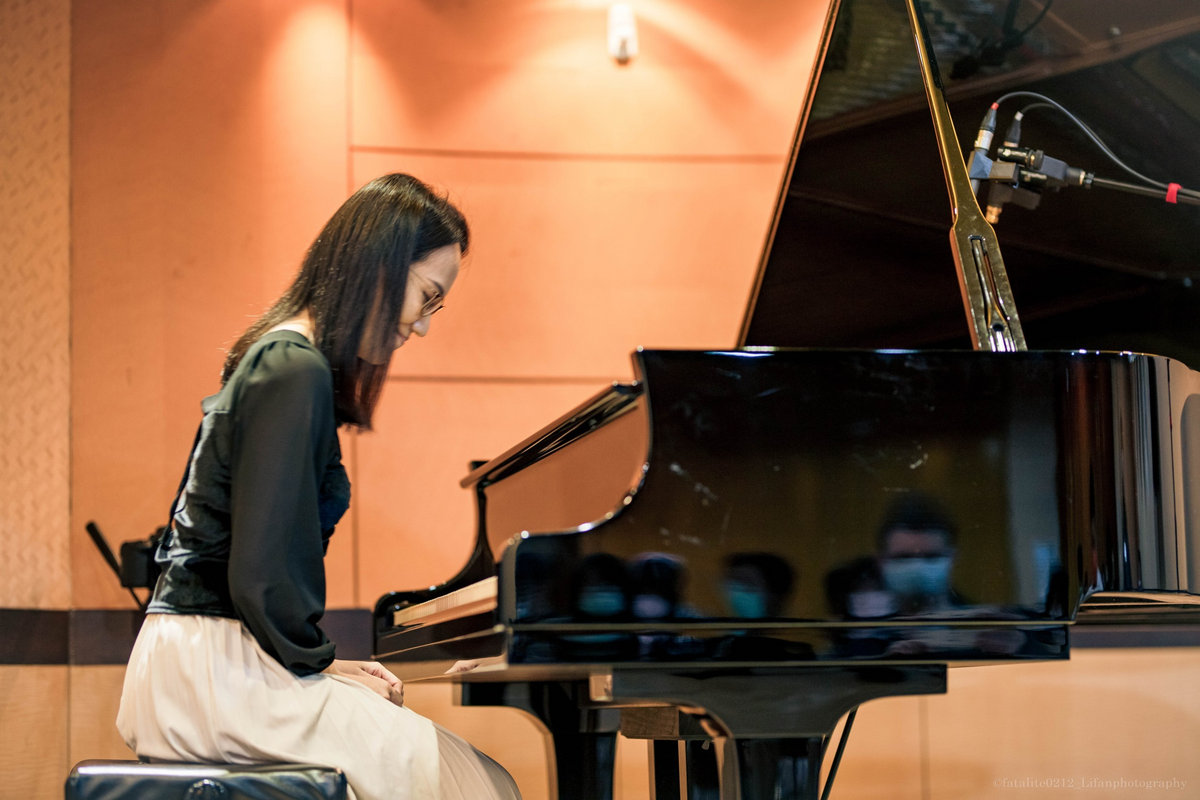 Take Care Teddy Bear 抱抱泰迪熊 | Connie Lin