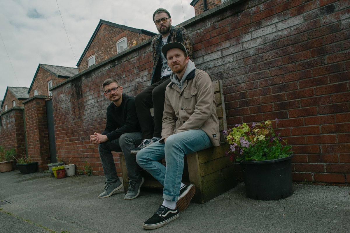 The Singles | The Latchkey Kids