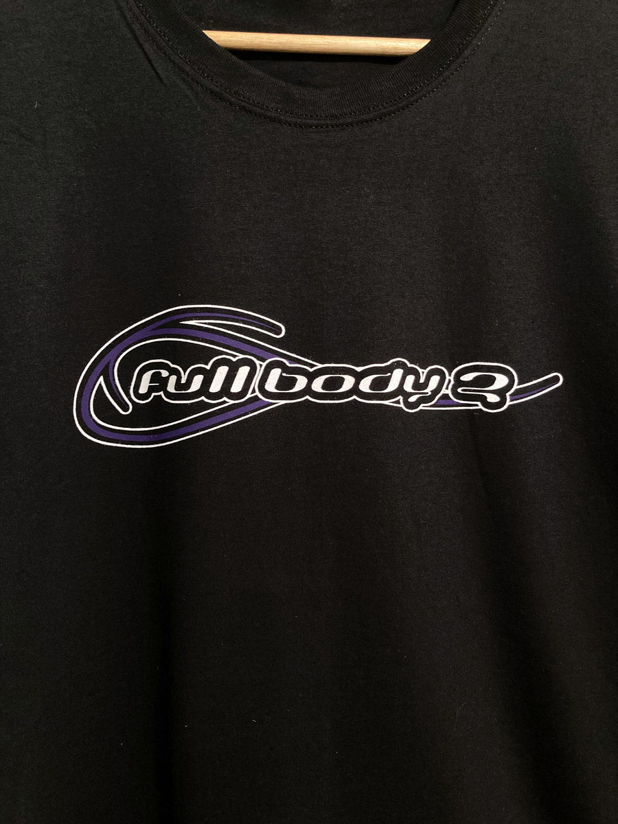 infinity signature shirt | full body 2