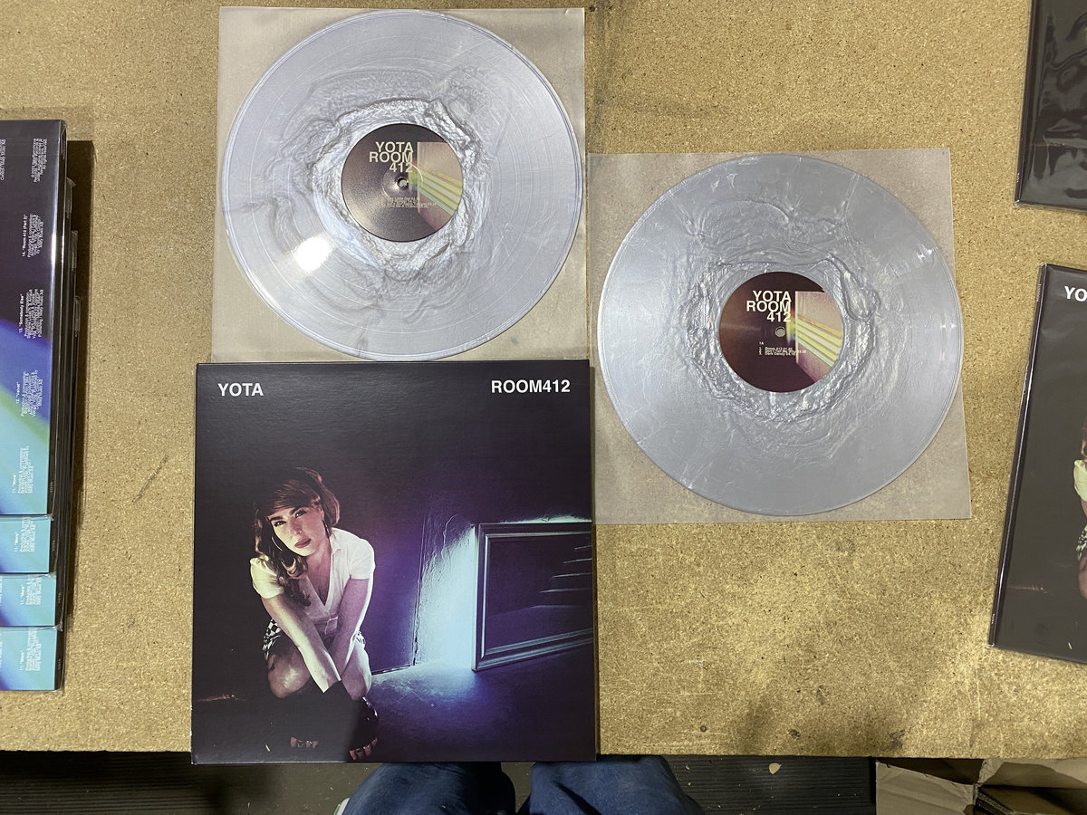 Room 412 | Yota | NewRetroWave