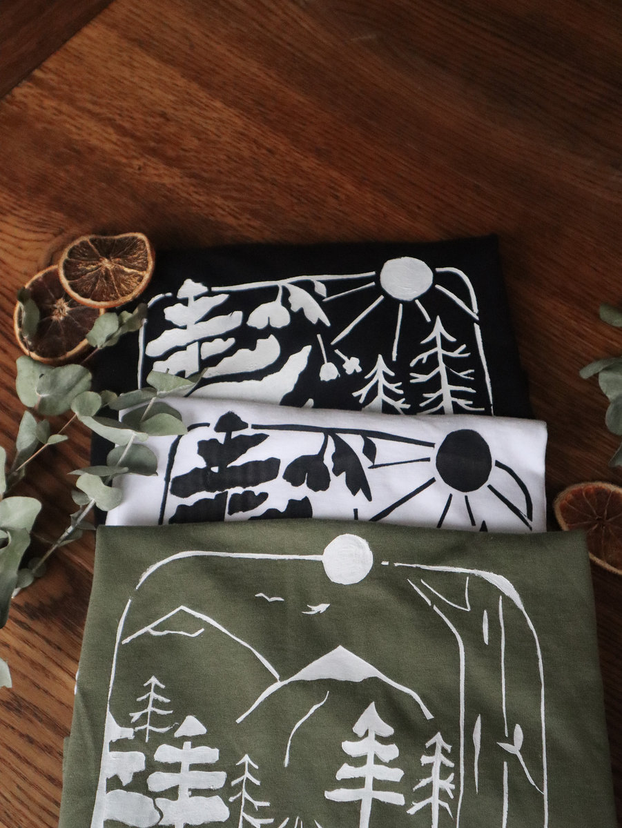 Handprinted "Canada" T-shirt Black / White (Back) | Laura Alden