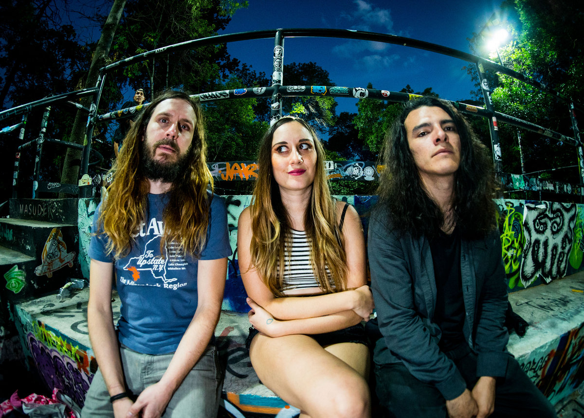 The Opry b/w El Muerto | The Bunyans