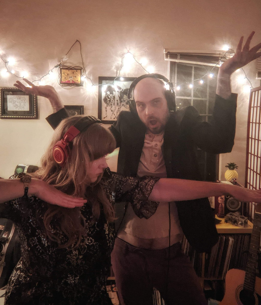 Ég er kominn heim | Keith Houston & Lala Boosh