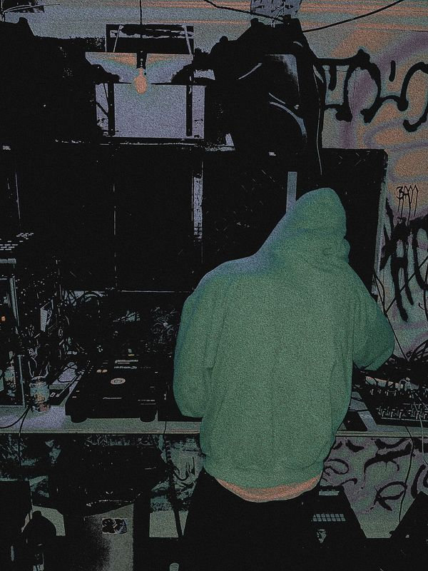 KNEEJERK [DTX03] | Charlie Conway