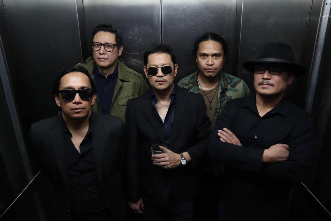 Rollercoaster Kisses | Monarc