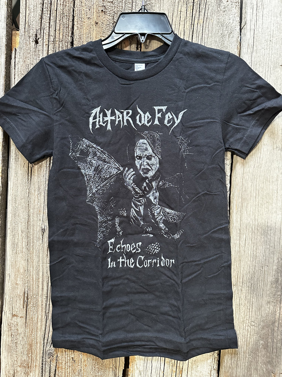 Echoes in the Corridor | Altar De Fey