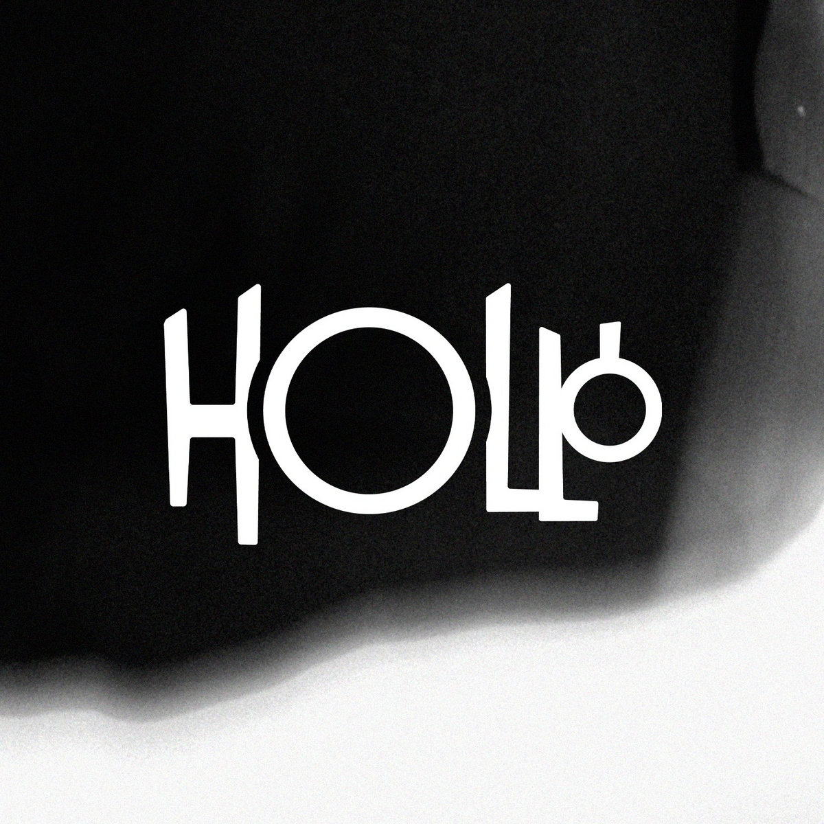 HOLLÓ - First | HOLLÓ