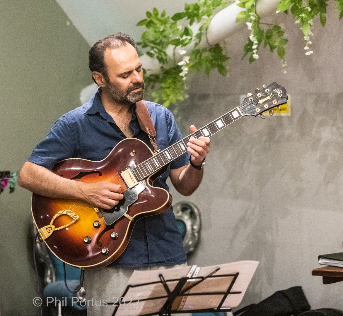 Motivi Familiari | Simone Manunza