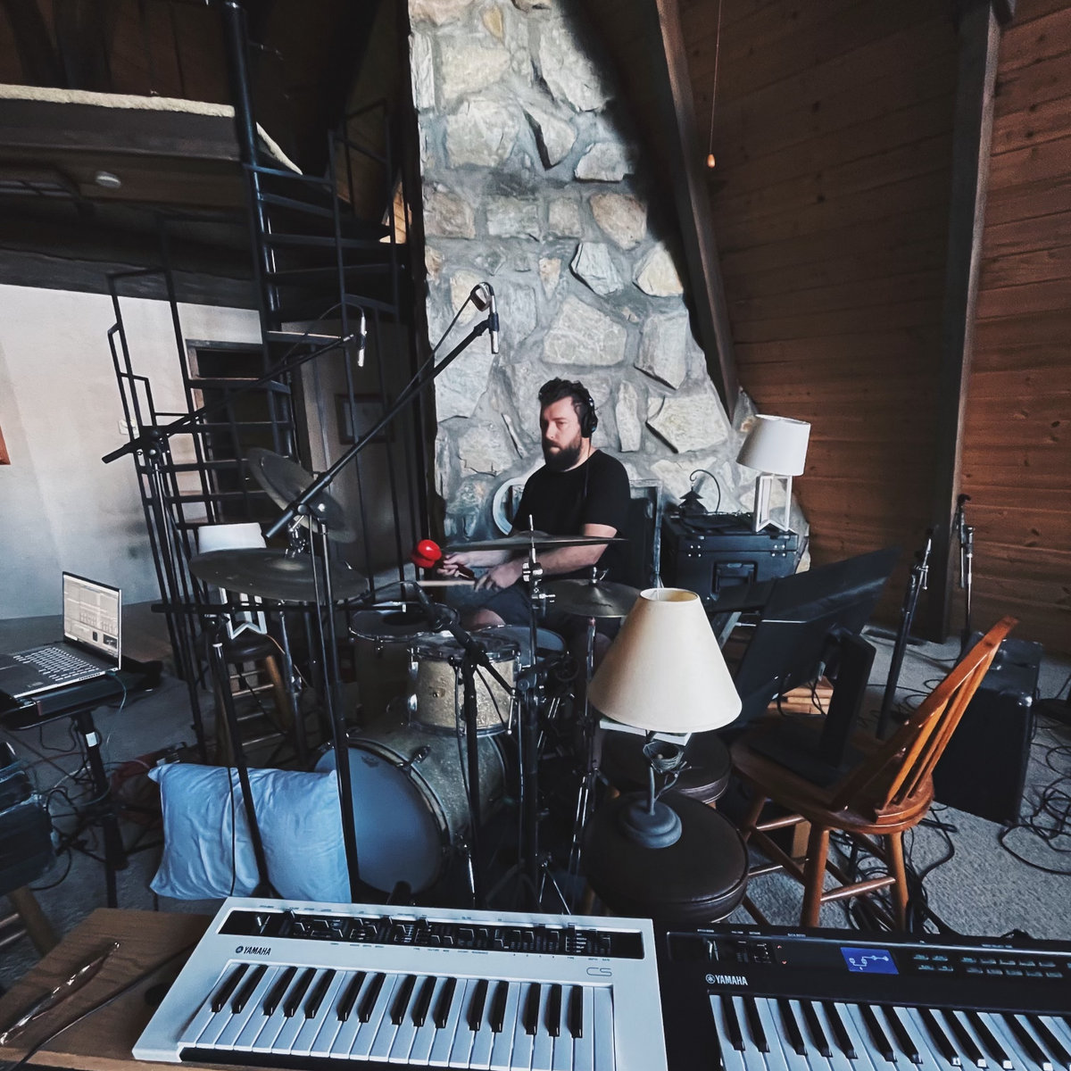 Twenty-Three Improvisations From A Triangular Room | Ultimo Maximo