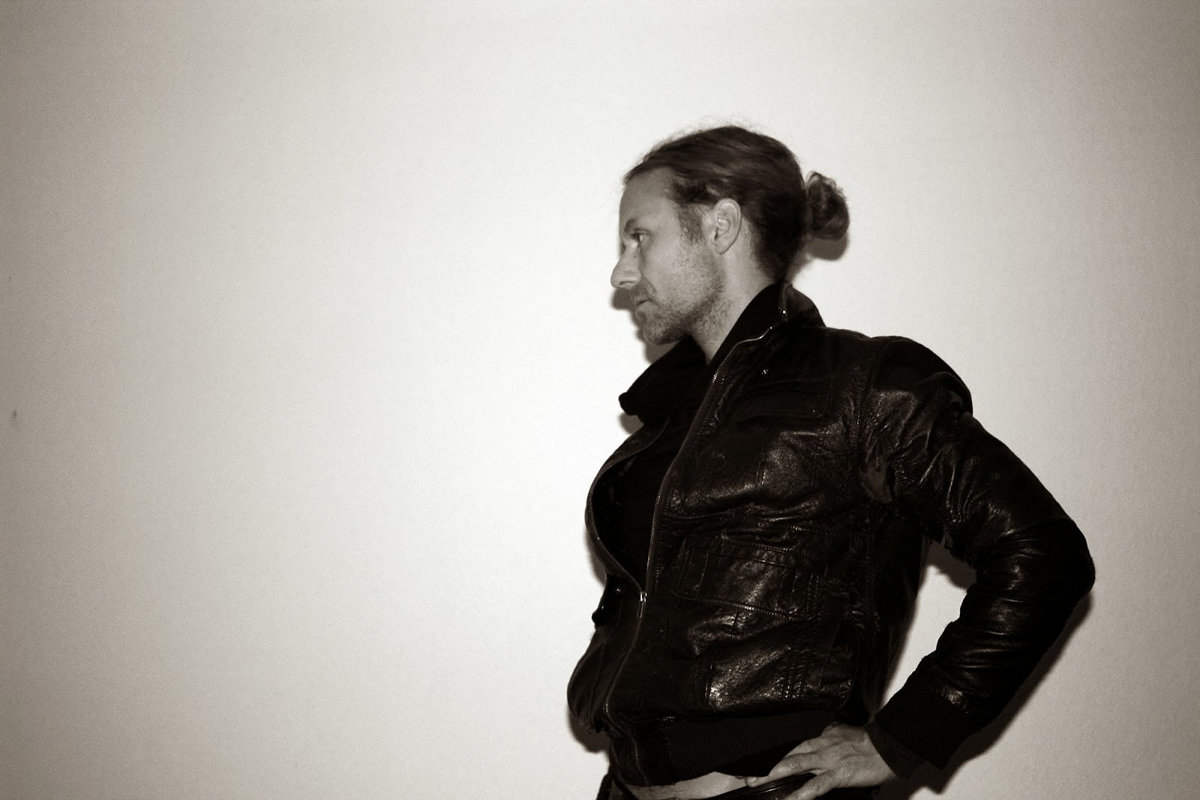 Into Your Heart | Rozzo