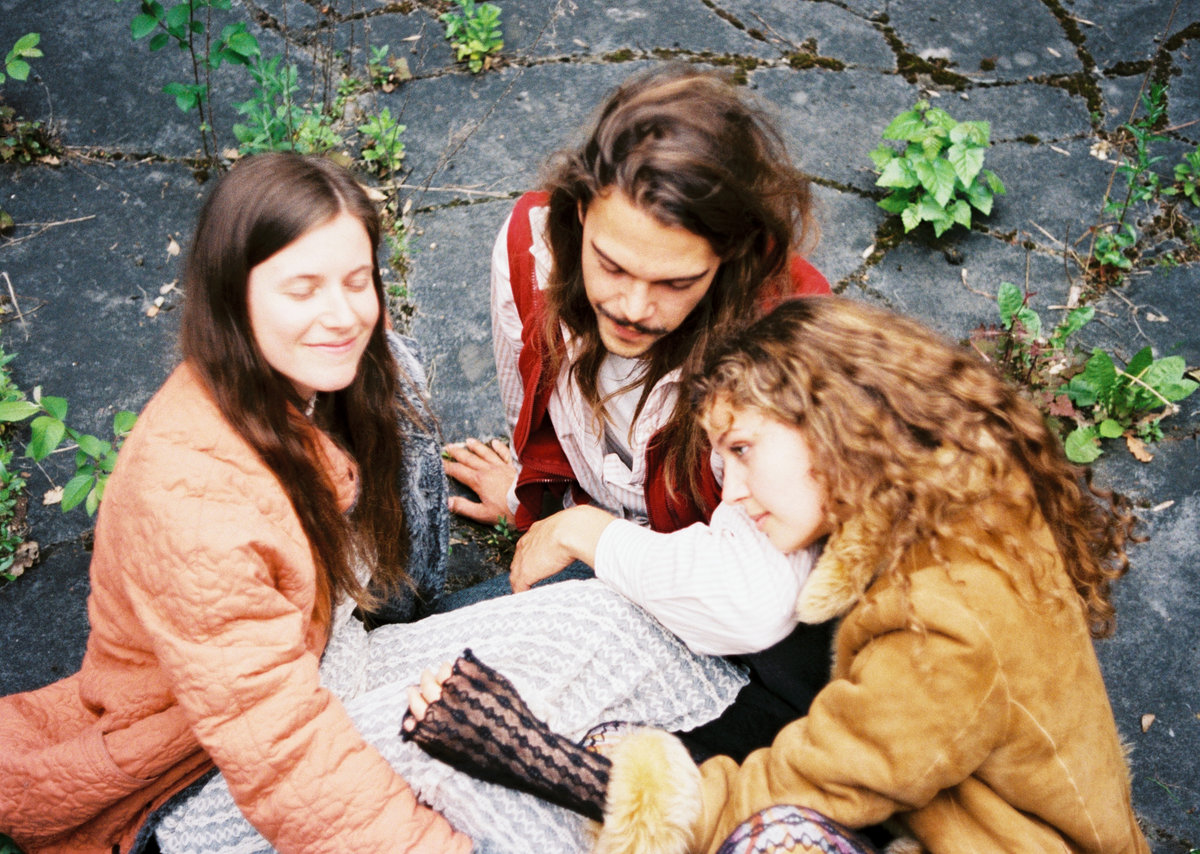 when you look through your eye | ROOM trio