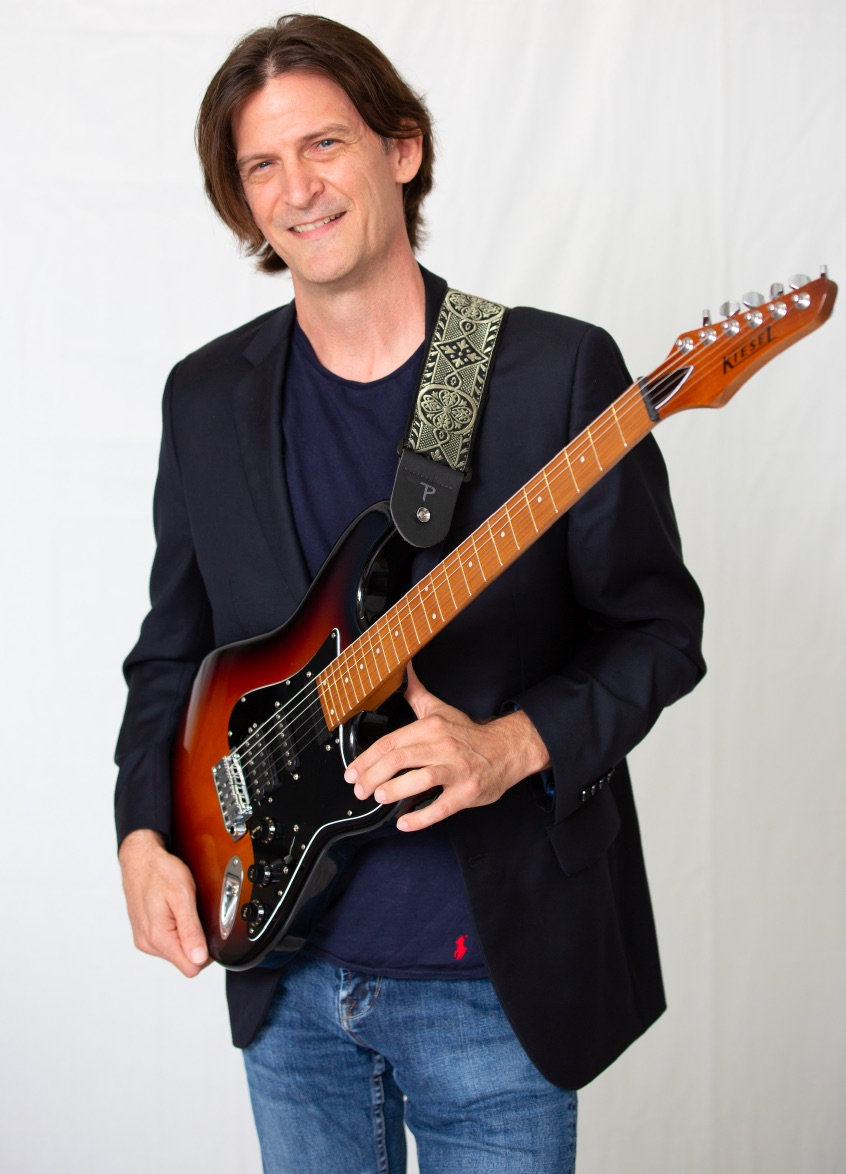 Decibel Point | Brian Russell