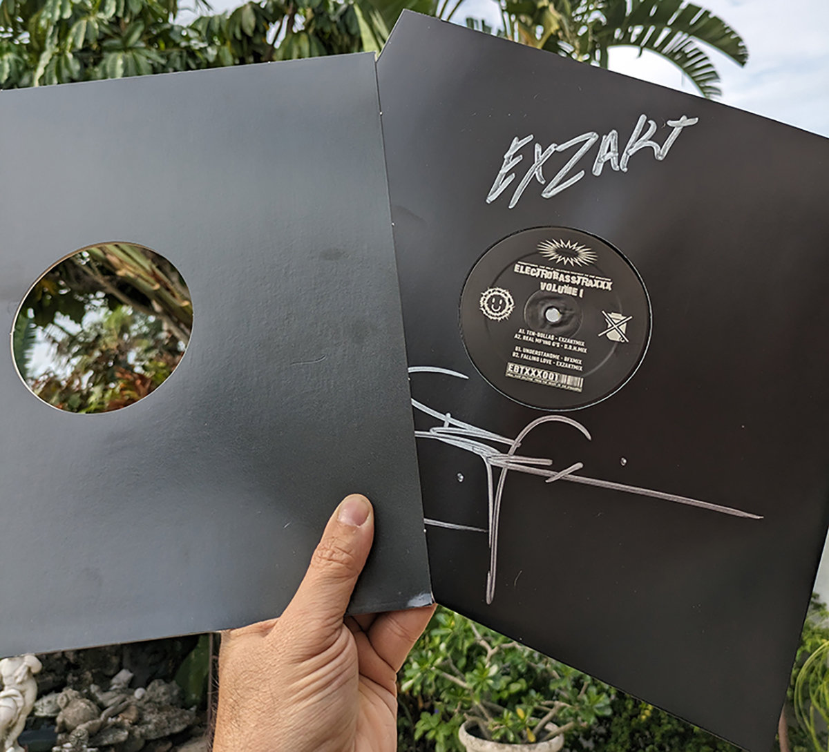 ELECTROBASSTRAXXX VOLUME 1 [CLASSIC EDITION] | Monotone / Future Electro